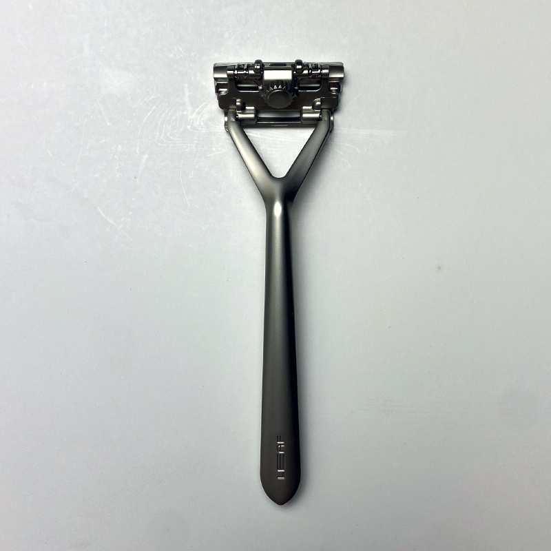 Pivot-Head Razor w/ Blades – SHIFT